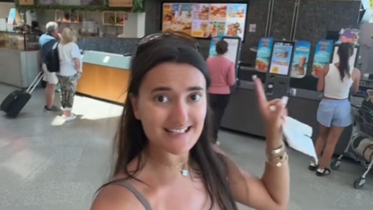 TikToker conhece McDonald’s peculiar dentro do Aeroporto Internacional ... TikToker conhece McDonald’s peculiar dentro do Aeroporto Internacional ...