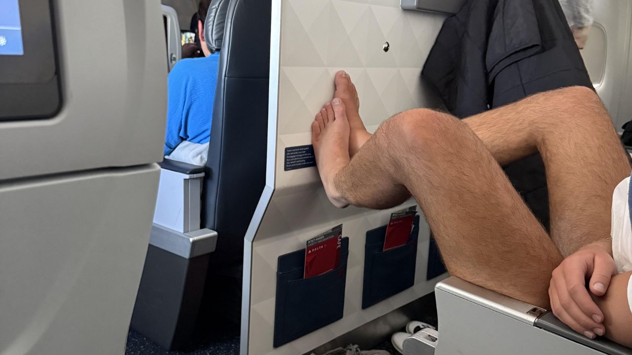 Passenger takes off sweaty socks on a flight and sparks debate on ...